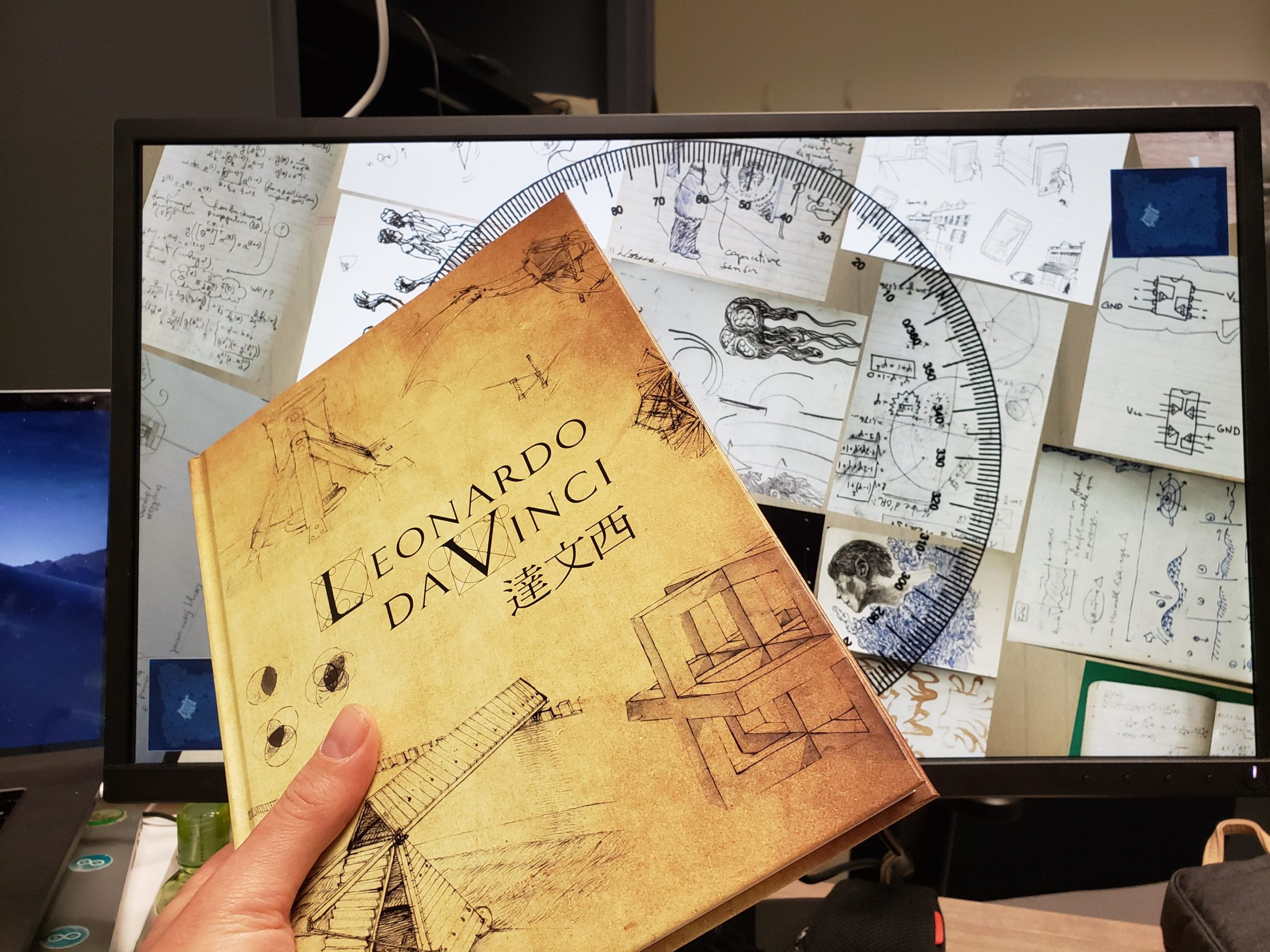 The Analog Notebook: a Forgotten Exercise? - ALVARO CASSINELLI